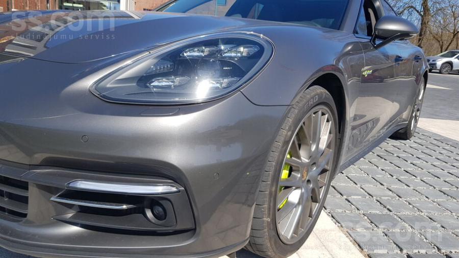 Pelēks Porsche Panamera 2018 Rīga, ar dzinēja tilpumu 2.90 L un nobraukumu 132 tūkst. km par 44900 €, foto 29 vietnē AUTOMOTO.COM.LV