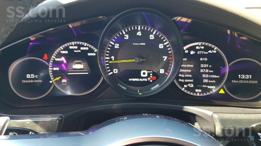 Pelēks Porsche Panamera 2018 Rīga, ar dzinēja tilpumu 2.90 L un nobraukumu 132 tūkst. km par 44900 €, foto 32 vietnē AUTOMOTO.COM.LV