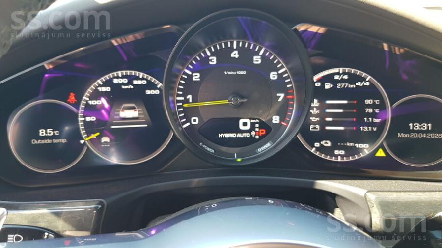 Pelēks Porsche Panamera 2018 Rīga, ar dzinēja tilpumu 2.90 L un nobraukumu 132 tūkst. km par 44900 €, foto 33 vietnē AUTOMOTO.COM.LV