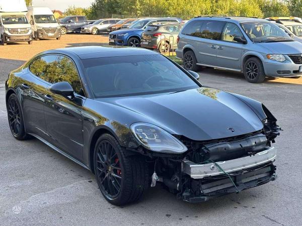 Pelēks Porsche Panamera 2018 Šauļi, ar dzinēja tilpumu 3.00 L un nobraukumu 162 tūkst. km par 27500 €, foto 1 vietnē AUTOMOTO.COM.LV