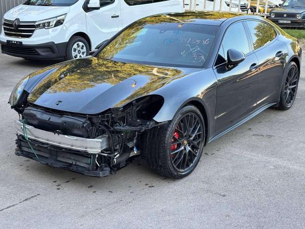 Pelēks Porsche Panamera 2018 Šauļi, ar dzinēja tilpumu 3.00 L un nobraukumu 162 tūkst. km par 27500 €, foto 4 vietnē AUTOMOTO.COM.LV