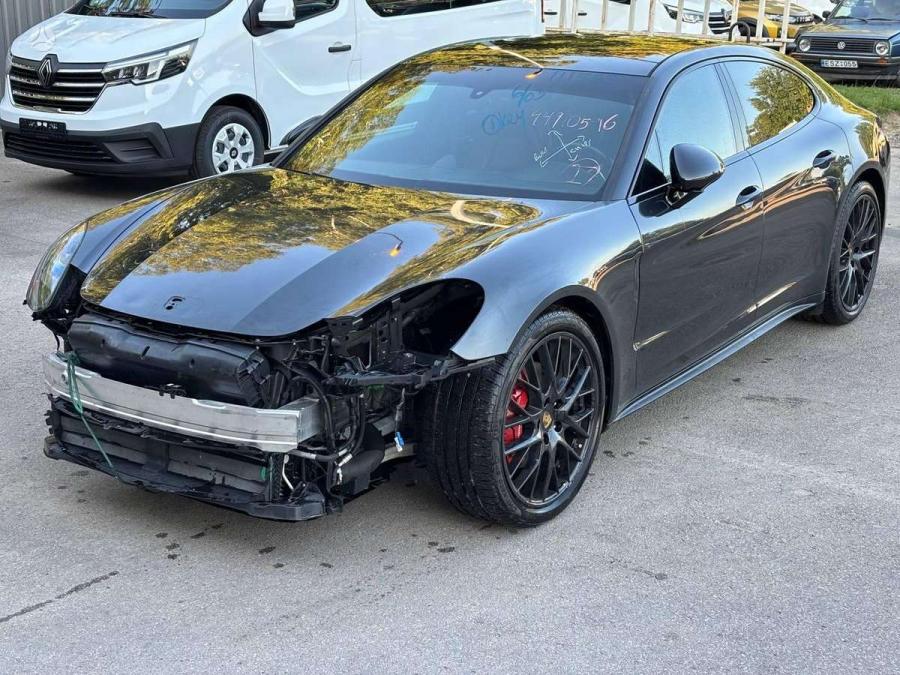 Pelēks Porsche Panamera 2018 Šauļi, ar dzinēja tilpumu 3.00 L un nobraukumu 162 tūkst. km par 27500 €, foto 5 vietnē AUTOMOTO.COM.LV