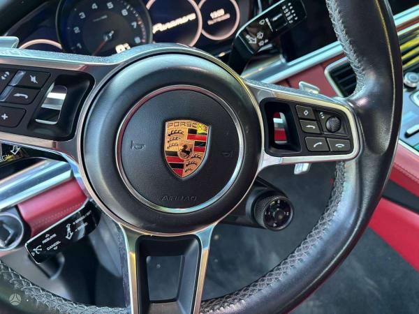 Pelēks Porsche Panamera 2018 Šauļi, ar dzinēja tilpumu 3.00 L un nobraukumu 162 tūkst. km par 27500 €, foto 10 vietnē AUTOMOTO.COM.LV