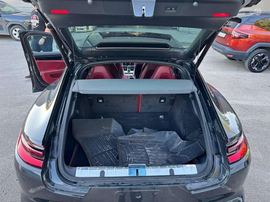 Pelēks Porsche Panamera 2018 Šauļi, ar dzinēja tilpumu 3.00 L un nobraukumu 162 tūkst. km par 27500 €, foto 17 vietnē AUTOMOTO.COM.LV