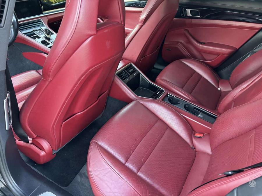 Pelēks Porsche Panamera 2018 Šauļi, ar dzinēja tilpumu 3.00 L un nobraukumu 163 tūkst. km par 27500 €, foto 12 vietnē AUTOMOTO.COM.LV