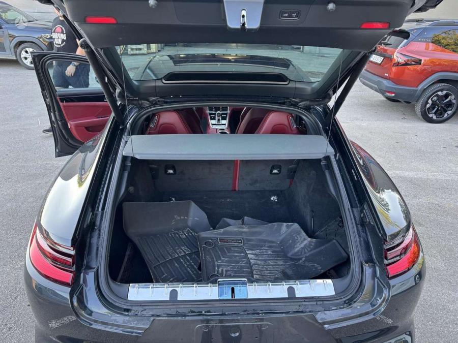 Pelēks Porsche Panamera 2018 Šauļi, ar dzinēja tilpumu 3.00 L un nobraukumu 163 tūkst. km par 27500 €, foto 13 vietnē AUTOMOTO.COM.LV