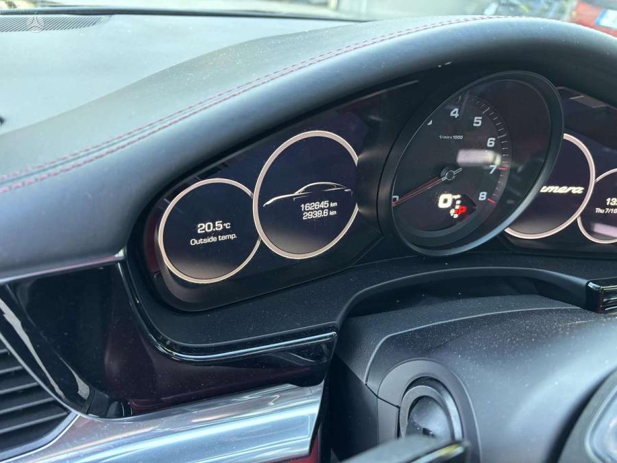 Pelēks Porsche Panamera 2018 Šauļi, ar dzinēja tilpumu 3.00 L un nobraukumu 163 tūkst. km par 27500 €, foto 14 vietnē AUTOMOTO.COM.LV