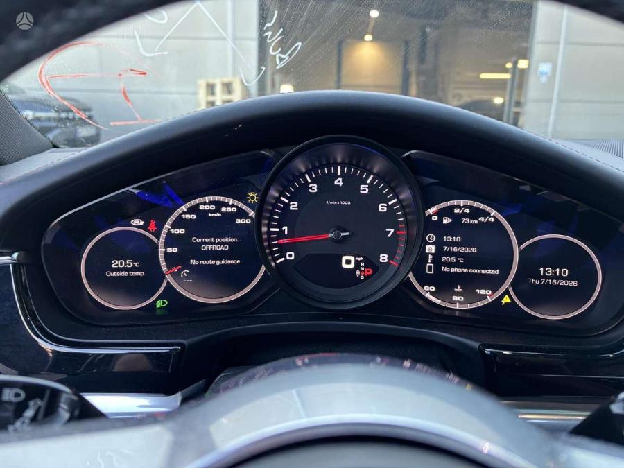 Pelēks Porsche Panamera 2018 Šauļi, ar dzinēja tilpumu 3.00 L un nobraukumu 163 tūkst. km par 27500 €, foto 16 vietnē AUTOMOTO.COM.LV