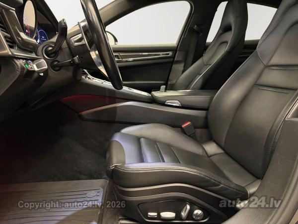 Grey Porsche Panamera 2019 in Tallinn, with an engine capacity of 2.90 L and mileage of 100 thousand km for 53900 €, photo 5 on AUTOMOTO.COM.LV