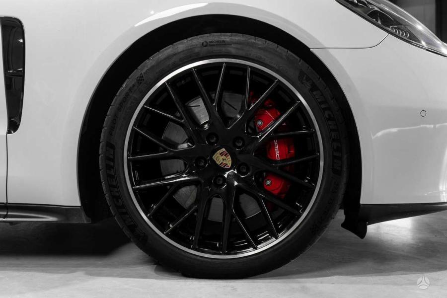 Pelēks Porsche Panamera 2019 Rīga, ar dzinēja tilpumu 4.00 L un nobraukumu 126 tūkst. km par 65340 €, foto 8 vietnē AUTOMOTO.COM.LV