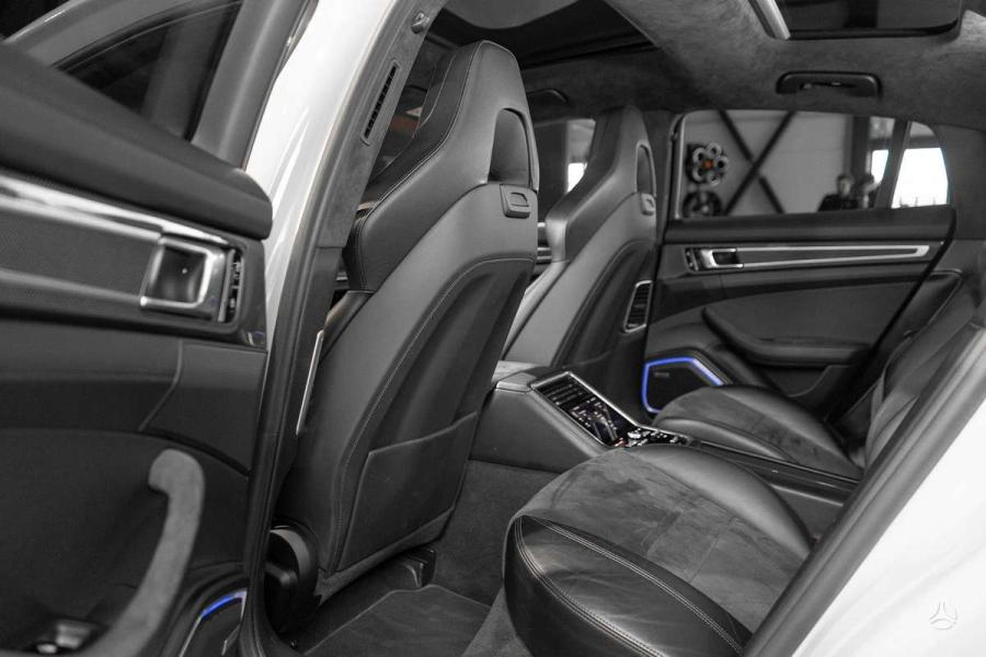 Pelēks Porsche Panamera 2019 Rīga, ar dzinēja tilpumu 4.00 L un nobraukumu 126 tūkst. km par 65340 €, foto 14 vietnē AUTOMOTO.COM.LV