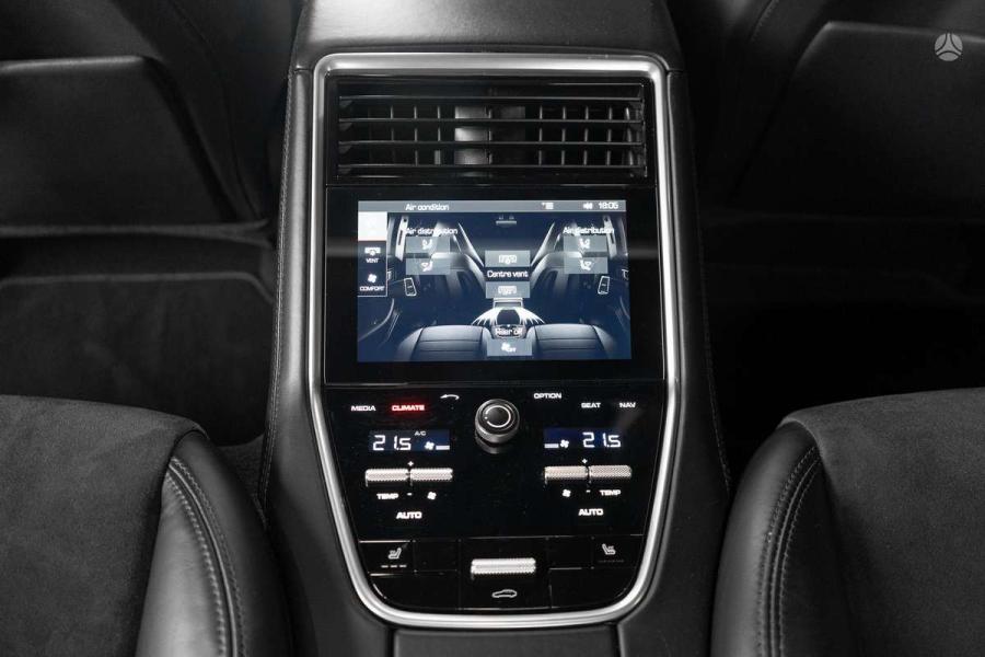 Pelēks Porsche Panamera 2019 Rīga, ar dzinēja tilpumu 4.00 L un nobraukumu 126 tūkst. km par 65340 €, foto 16 vietnē AUTOMOTO.COM.LV