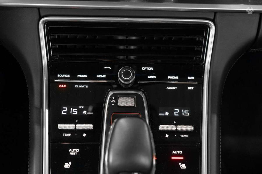 Pelēks Porsche Panamera 2019 Rīga, ar dzinēja tilpumu 4.00 L un nobraukumu 126 tūkst. km par 65340 €, foto 35 vietnē AUTOMOTO.COM.LV