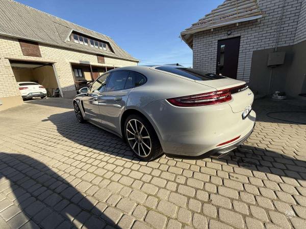 Grey Porsche Panamera 2020 in Taurage, with an engine capacity of 3.00 L and mileage of 48 thousand km for 56000 €, photo 11 on AUTOMOTO.COM.LV