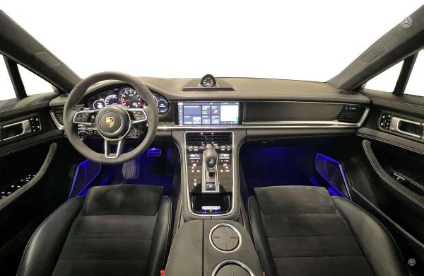 Grey Porsche Panamera 2020 in Kaunas, with an engine capacity of 4.00 L and mileage of 104 thousand km for 65000 €, photo 6 on AUTOMOTO.COM.LV