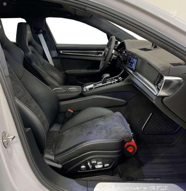 Grey Porsche Panamera 2020 in Kaunas, with an engine capacity of 4.00 L and mileage of 104 thousand km for 65000 €, photo 7 on AUTOMOTO.COM.LV