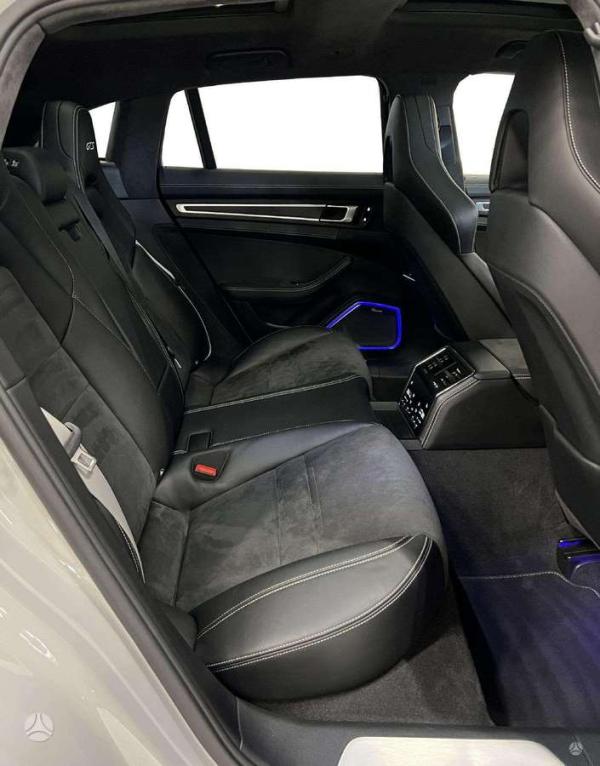 Grey Porsche Panamera 2020 in Kaunas, with an engine capacity of 4.00 L and mileage of 104 thousand km for 65000 €, photo 8 on AUTOMOTO.COM.LV