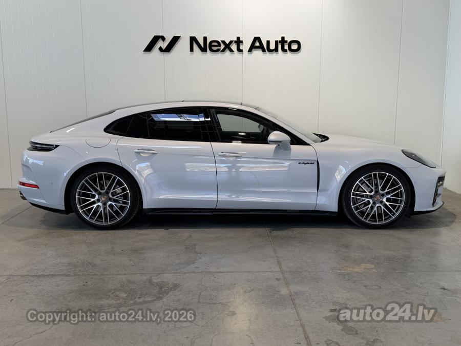 Grey Porsche Panamera 2024 in Tartu, with an engine capacity of 2.90 L and mileage of 41 thousand km for 126900 €, photo 5 on AUTOMOTO.COM.LV