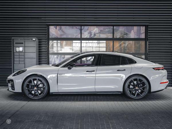 Pelēks Porsche Panamera 2024 Viļņa, ar dzinēja tilpumu 2.89 L un nobraukumu 15 tūkst. km par 129911 €, foto 2 vietnē AUTOMOTO.COM.LV