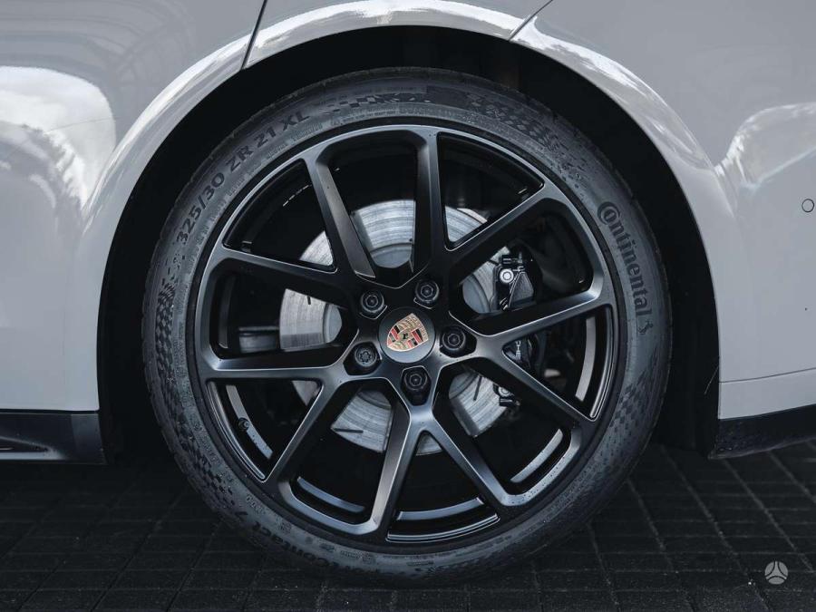 Pelēks Porsche Panamera 2024 Viļņa, ar dzinēja tilpumu 2.89 L un nobraukumu 15 tūkst. km par 129911 €, foto 17 vietnē AUTOMOTO.COM.LV