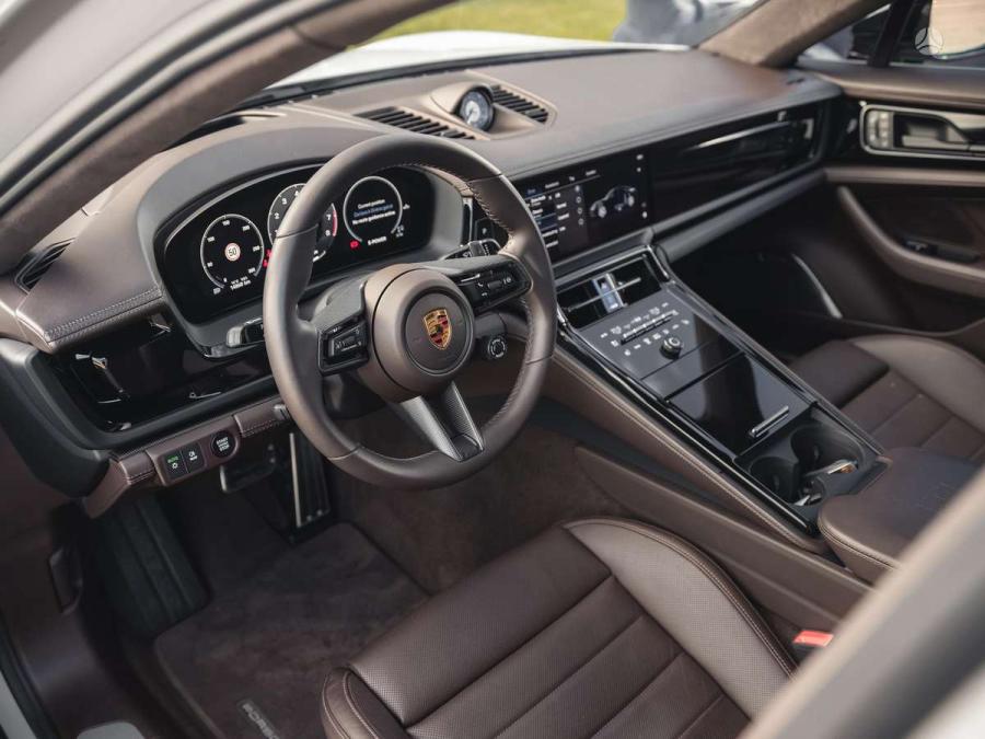 Pelēks Porsche Panamera 2024 Viļņa, ar dzinēja tilpumu 2.89 L un nobraukumu 15 tūkst. km par 129911 €, foto 20 vietnē AUTOMOTO.COM.LV