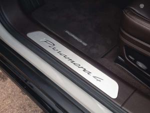 Pelēks Porsche Panamera 2024 Viļņa, ar dzinēja tilpumu 2.89 L un nobraukumu 15 tūkst. km par 129911 €, foto 31 vietnē AUTOMOTO.COM.LV