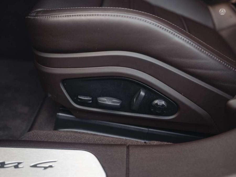Pelēks Porsche Panamera 2024 Viļņa, ar dzinēja tilpumu 2.89 L un nobraukumu 15 tūkst. km par 129911 €, foto 33 vietnē AUTOMOTO.COM.LV