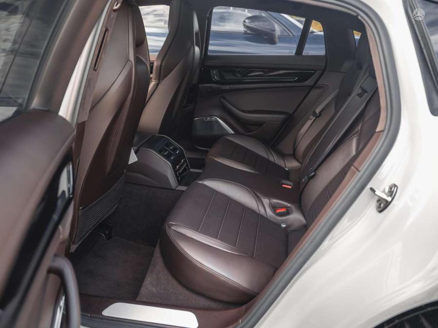 Pelēks Porsche Panamera 2024 Viļņa, ar dzinēja tilpumu 2.89 L un nobraukumu 15 tūkst. km par 129911 €, foto 35 vietnē AUTOMOTO.COM.LV