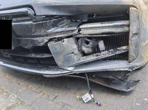 Pelēks Porsche Panamera 2025 Klaipėda, ar dzinēja tilpumu 4.00 L un nobraukumu 10 tūkst. km par 70900 €, foto 9 vietnē AUTOMOTO.COM.LV