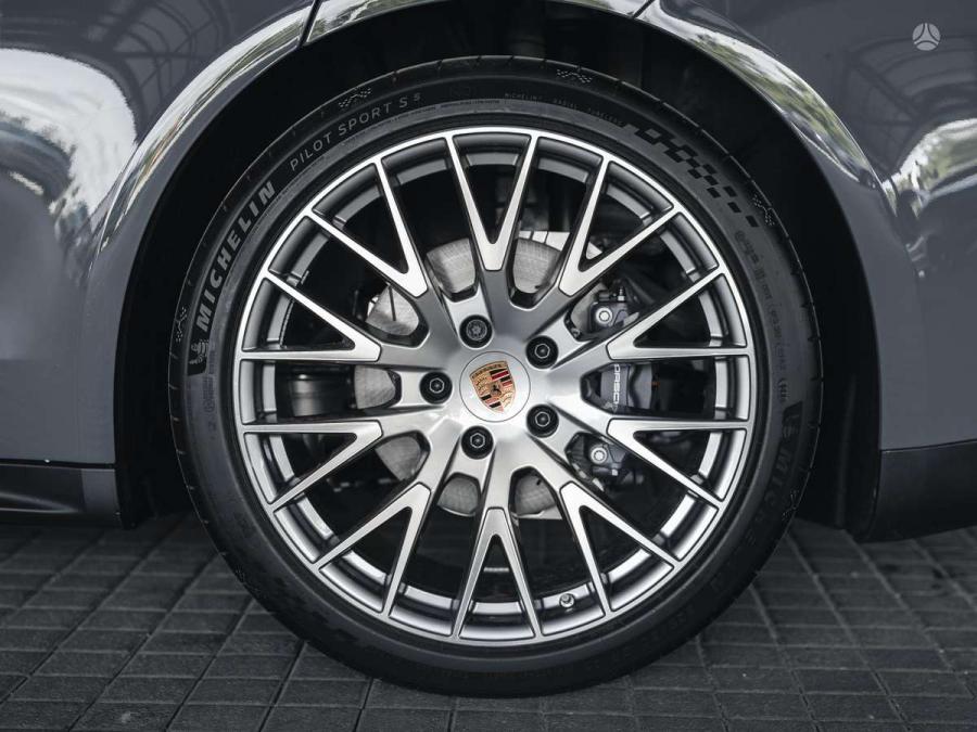 Grey Porsche Panamera 2026 in Vilnius, with an engine capacity of 2.89 L and mileage of 3 thousand km for 139911 €, photo 22 on AUTOMOTO.COM.LV