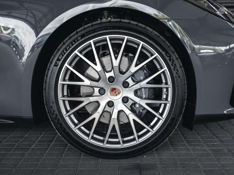 Grey Porsche Panamera 2026 in Vilnius, with an engine capacity of 2.89 L and mileage of 3 thousand km for 139911 €, photo 23 on AUTOMOTO.COM.LV
