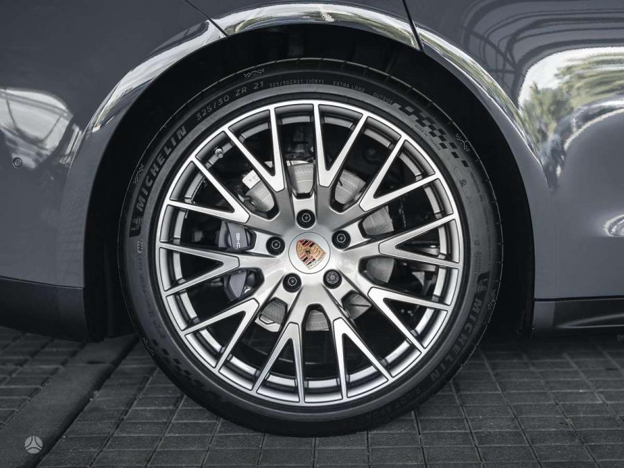 Grey Porsche Panamera 2026 in Vilnius, with an engine capacity of 2.89 L and mileage of 3 thousand km for 139911 €, photo 24 on AUTOMOTO.COM.LV