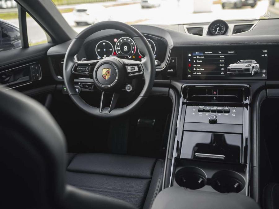 Grey Porsche Panamera 2026 in Vilnius, with an engine capacity of 2.89 L and mileage of 3 thousand km for 139911 €, photo 28 on AUTOMOTO.COM.LV