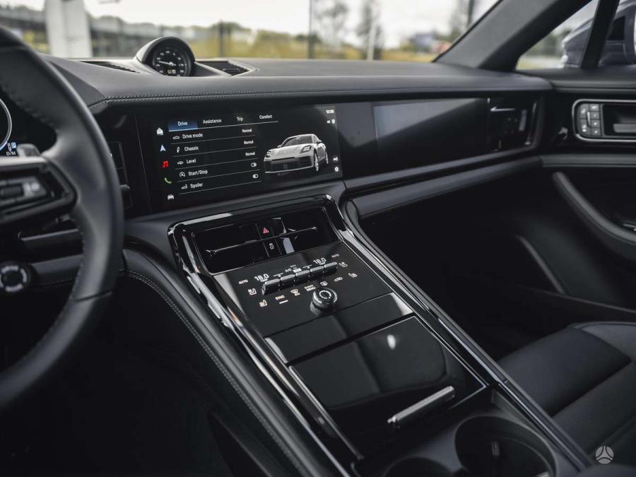 Grey Porsche Panamera 2026 in Vilnius, with an engine capacity of 2.89 L and mileage of 3 thousand km for 139911 €, photo 33 on AUTOMOTO.COM.LV