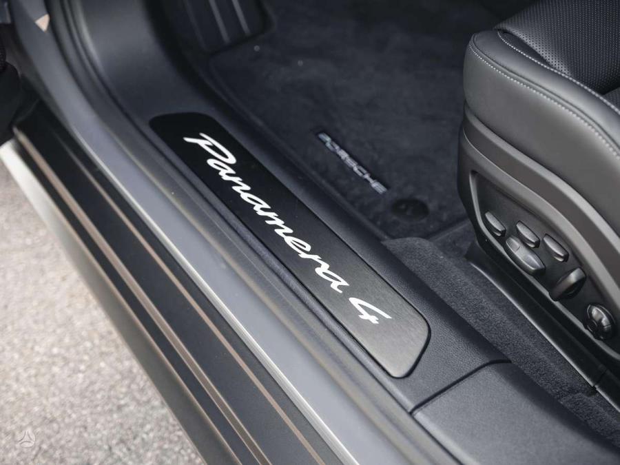 Grey Porsche Panamera 2026 in Vilnius, with an engine capacity of 2.89 L and mileage of 3 thousand km for 139911 €, photo 39 on AUTOMOTO.COM.LV