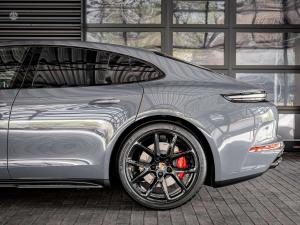 Pelēks Porsche Panamera 2026 Klaipėda, ar dzinēja tilpumu 4.00 L un nobraukumu 10 tūkst. km par 179911 €, foto 13 vietnē AUTOMOTO.COM.LV