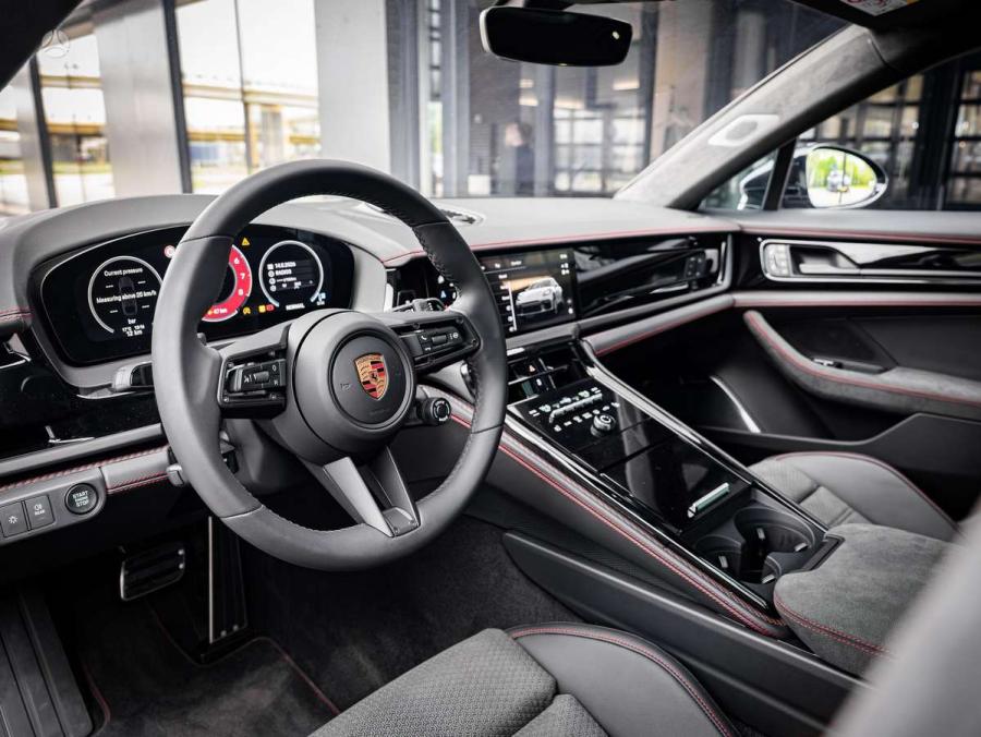 Pelēks Porsche Panamera 2026 Klaipėda, ar dzinēja tilpumu 4.00 L un nobraukumu 10 tūkst. km par 179911 €, foto 24 vietnē AUTOMOTO.COM.LV