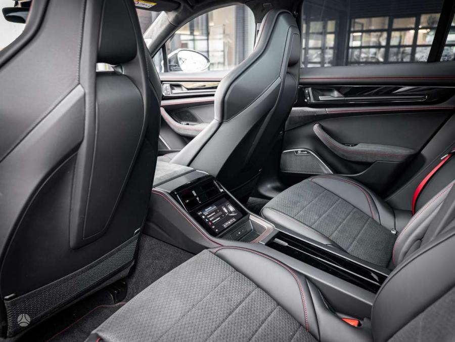 Pelēks Porsche Panamera 2026 Klaipėda, ar dzinēja tilpumu 4.00 L un nobraukumu 10 tūkst. km par 179911 €, foto 28 vietnē AUTOMOTO.COM.LV