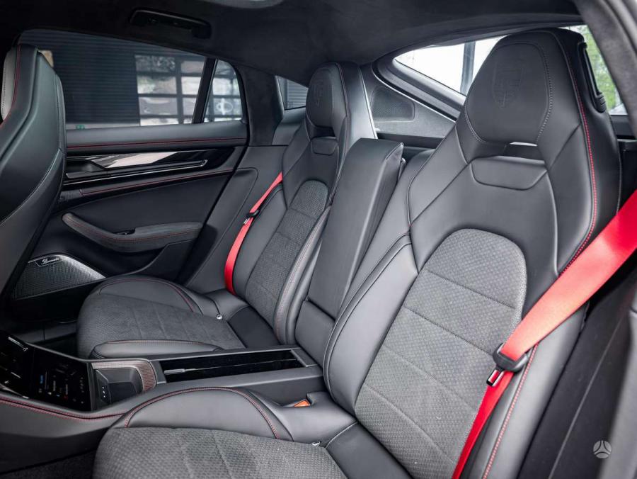 Pelēks Porsche Panamera 2026 Klaipėda, ar dzinēja tilpumu 4.00 L un nobraukumu 10 tūkst. km par 179911 €, foto 29 vietnē AUTOMOTO.COM.LV