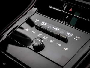 Pelēks Porsche Panamera 2026 Klaipėda, ar dzinēja tilpumu 4.00 L un nobraukumu 10 tūkst. km par 179911 €, foto 39 vietnē AUTOMOTO.COM.LV