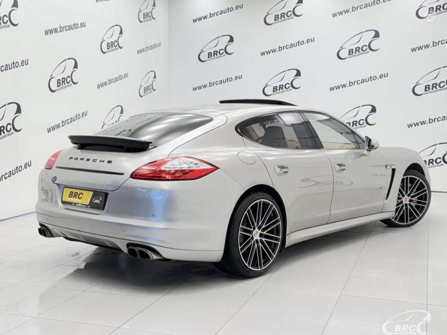 Grey Porsche Panamera 2011 in Vilnius, with an engine capacity of 4.81 L and mileage of 204 thousand km for 16900 €, photo 4 on AUTOMOTO.COM.LV