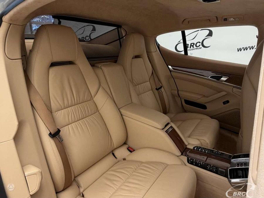 Grey Porsche Panamera 2011 in Vilnius, with an engine capacity of 4.81 L and mileage of 204 thousand km for 16900 €, photo 16 on AUTOMOTO.COM.LV