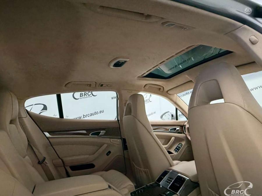 Grey Porsche Panamera 2011 in Vilnius, with an engine capacity of 4.81 L and mileage of 204 thousand km for 16900 €, photo 19 on AUTOMOTO.COM.LV