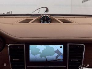 Grey Porsche Panamera 2011 in Vilnius, with an engine capacity of 4.81 L and mileage of 204 thousand km for 16900 €, photo 23 on AUTOMOTO.COM.LV
