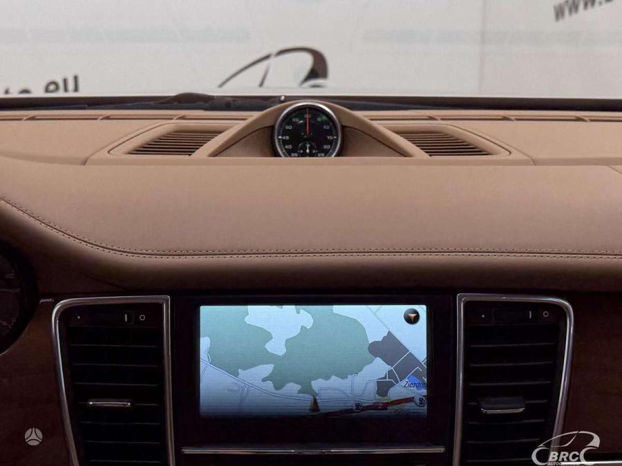 Grey Porsche Panamera 2011 in Vilnius, with an engine capacity of 4.81 L and mileage of 204 thousand km for 16900 €, photo 23 on AUTOMOTO.COM.LV