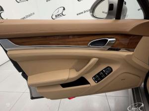 Grey Porsche Panamera 2011 in Vilnius, with an engine capacity of 4.81 L and mileage of 204 thousand km for 16900 €, photo 27 on AUTOMOTO.COM.LV