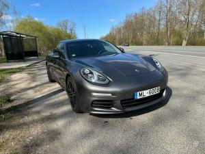 Grey Porsche Panamera 2014 in Jelgava, with an engine capacity of 3.00 L and mileage of 118 thousand km for 36700 €, photo 2 on AUTOMOTO.COM.LV