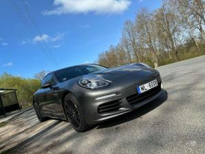 Grey Porsche Panamera 2014 in Jelgava, with an engine capacity of 3.00 L and mileage of 118 thousand km for 36700 €, photo 5 on AUTOMOTO.COM.LV