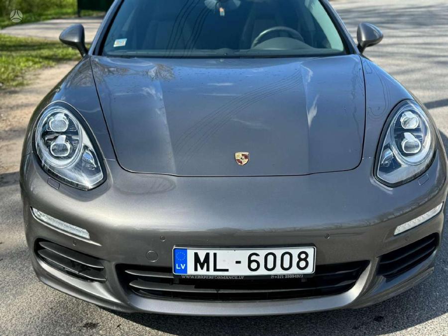 Grey Porsche Panamera 2014 in Jelgava, with an engine capacity of 3.00 L and mileage of 118 thousand km for 36700 €, photo 7 on AUTOMOTO.COM.LV