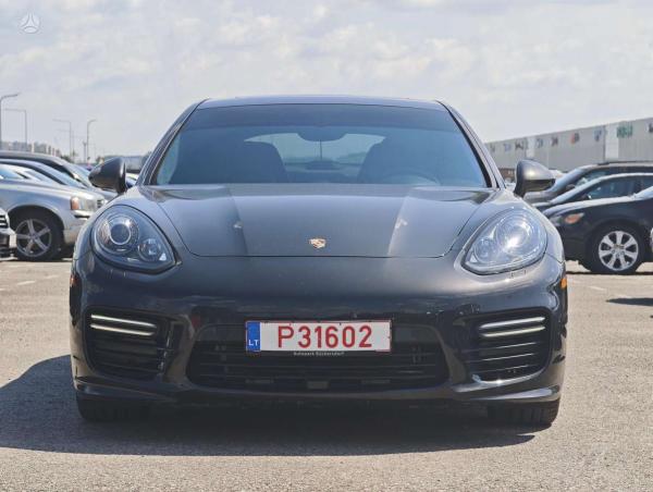 Grey Porsche Panamera 2014 in Vilnius, with an engine capacity of 4.80 L and mileage of 85 thousand km for 30299 €, photo 2 on AUTOMOTO.COM.LV